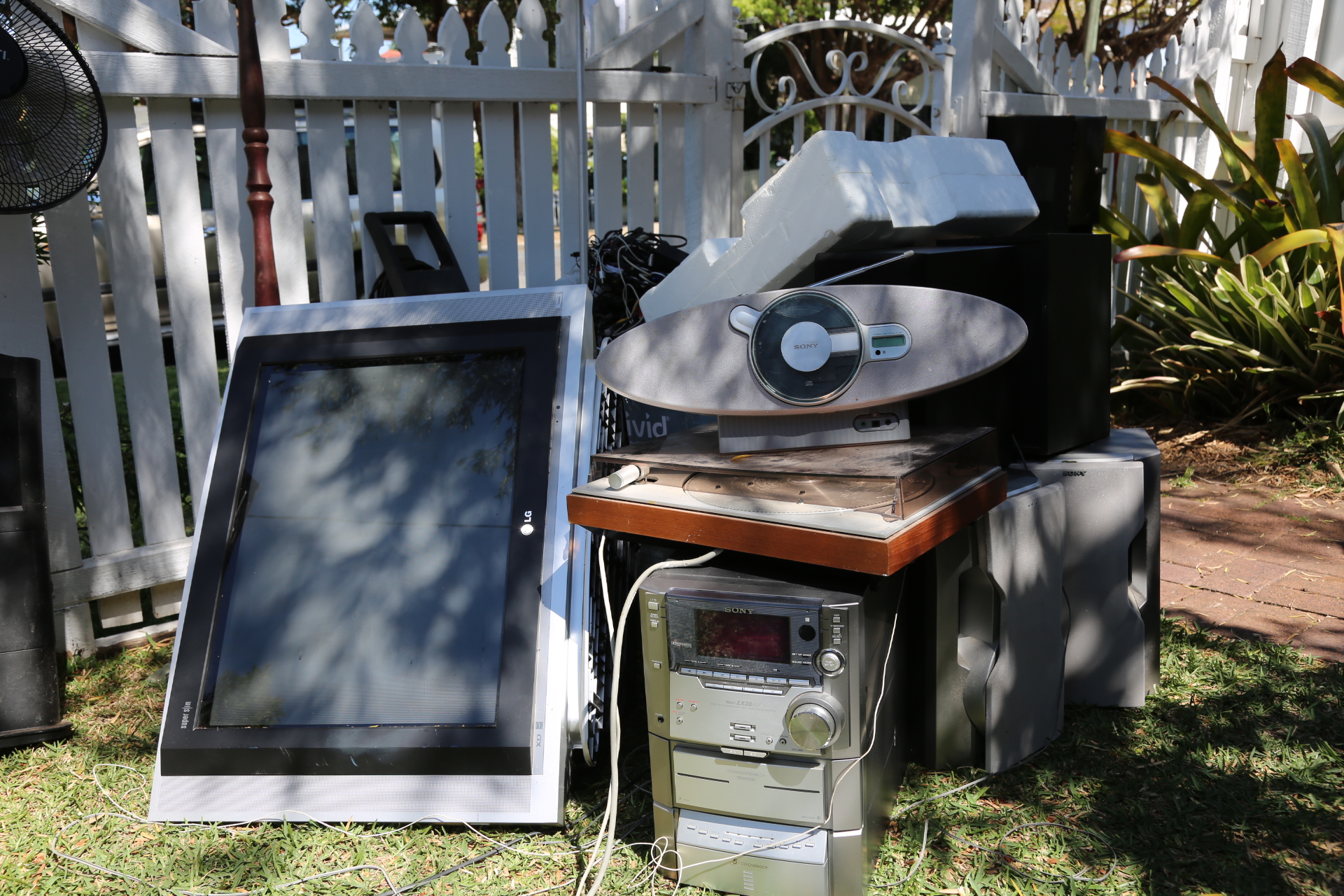 Tackling e-waste with your local community - Brisbane Sustainability Agency